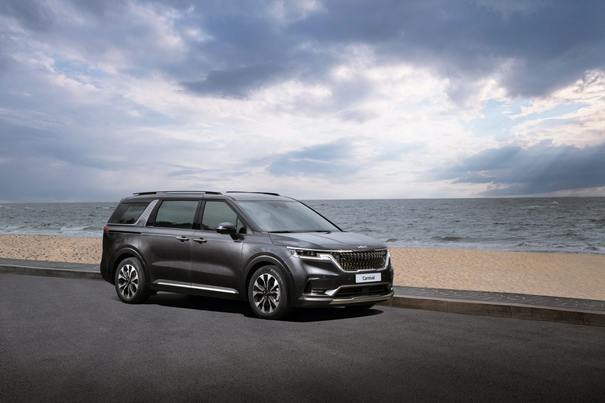 Top 5 Minivans | Reliable, Spacious & Family-Friendly Picks - We Buy ...